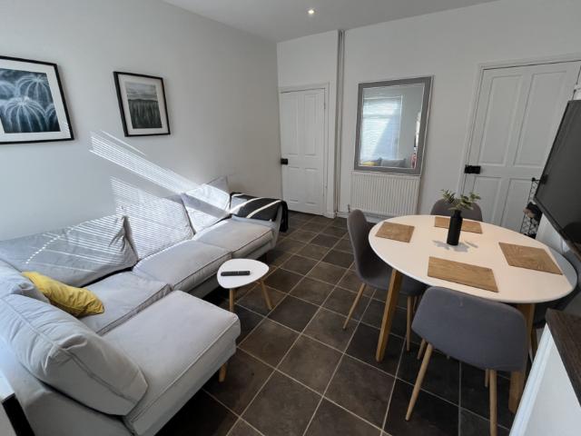 Lincoln LN5 2 bed end of terrace house to rent £1,387 pcm £320 pw