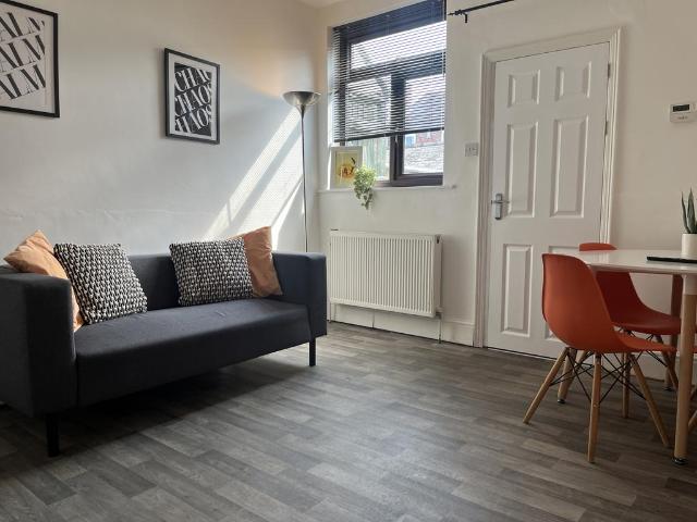 Lincoln LN5 3 bed terraced house to rent £2,210 pcm £510 pw
