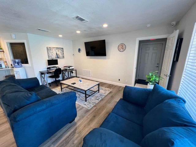 Lincoln Park Apartments 1 Bedroom Apartment for Rent at 1816 S Carson Ave, Tulsa, OK 74119 Buena Vista Park