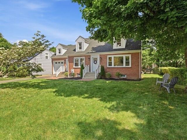 Lincoln Park, Longmeadow, Home For Sale