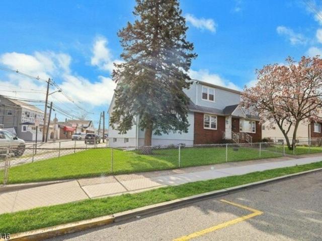 Lincoln Pl, Garfield, Home For Sale