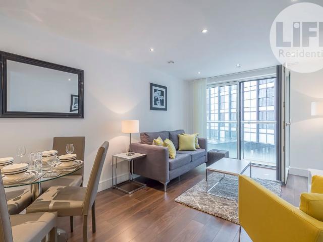 Lincoln Plaza, Canary Wharf E14, 1 bed flat to rent, £2,350 pcm | PrimeLocation