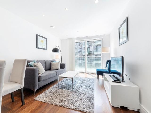 Lincoln Plaza, Canary Wharf E14, 1 bed flat to rent, £2,600 pcm | PrimeLocation