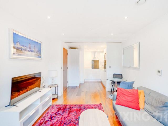 Lincoln Plaza, Isle Of Dogs E14, 1 bed flat to rent, £2,500 pcm | PrimeLocation