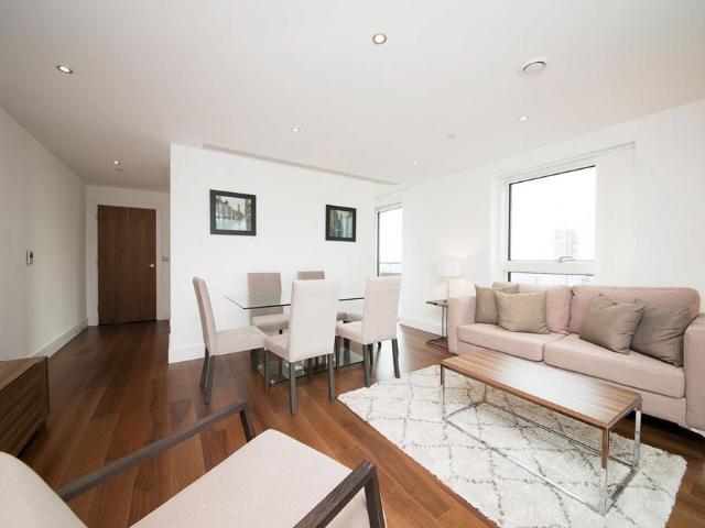 Lincoln Plaza, London E14 3 bed flat to rent £4,000 pcm £923 pw