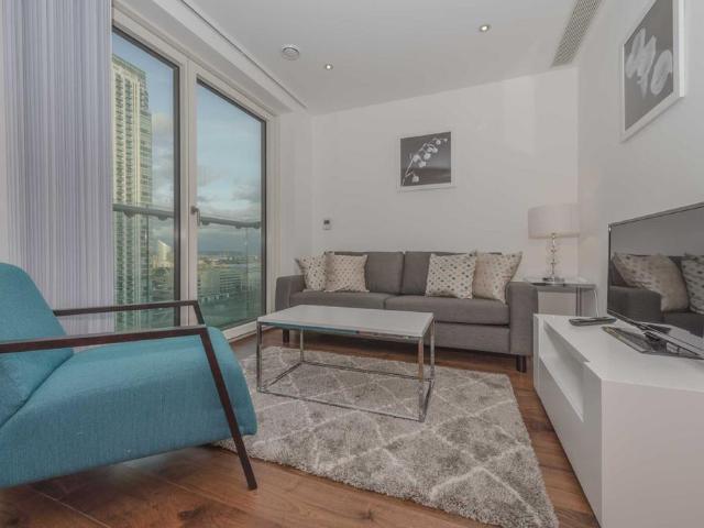 Lincoln Plaza, London, E14 Studio to rent £1,950 pcm £450 pw
