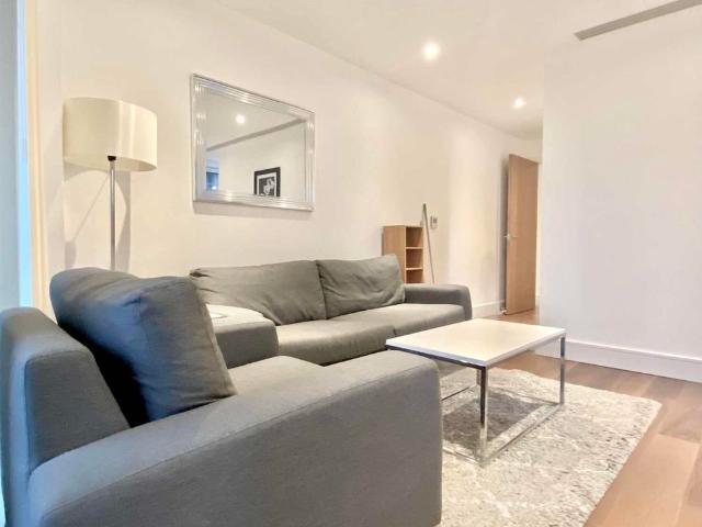 Lincoln Plaza Room 2