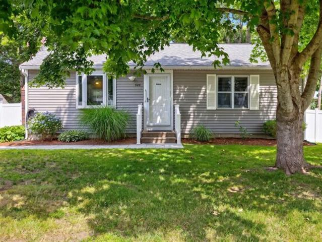 Lincoln Rd Ext, Hyannis, Home For Sale