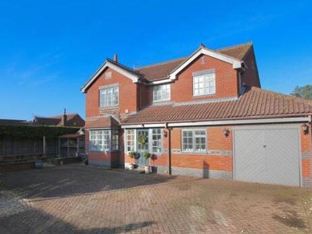 Lincoln Road, Bassingham, 4 Bedroom Detached