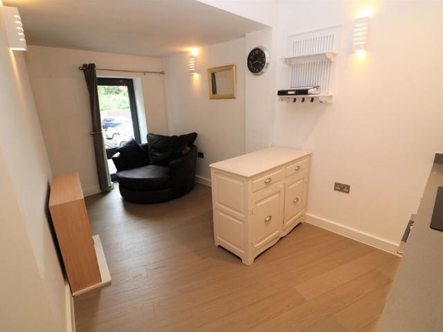 Lincoln Road, Dorking, RH4
