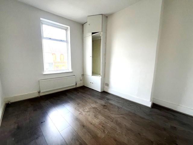 Lincoln Road, Enfield EN3 3 bed terraced house to rent £2,300 pcm £531 pw