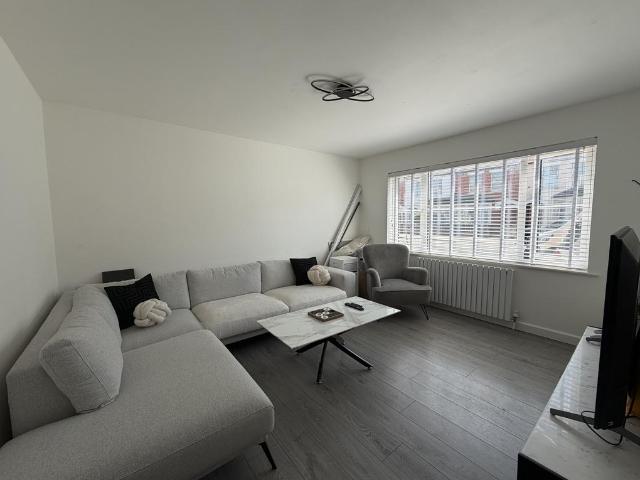 Lincoln Road, Enfield EN3 1 bed ground floor flat to rent £1,550 pcm £358 pw
