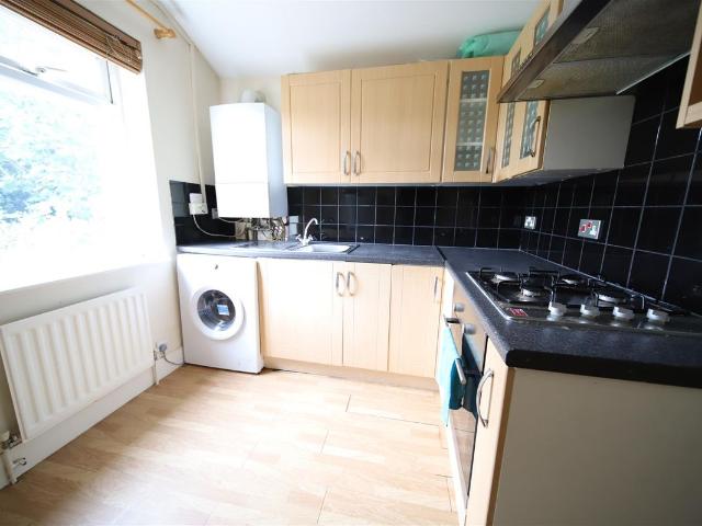 Lincoln Road, Enfield EN3, 2 bed flat to rent, £1,700 pcm | PrimeLocation