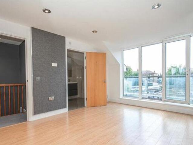 Lincoln Road, London, 4 Bedroom Terraced