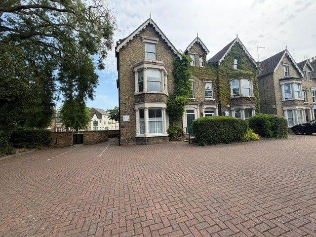 Lincoln Road, Peterborough PE1, 2 bed flat to rent, £975 pcm | PrimeLocation