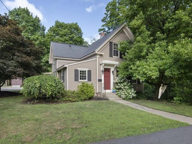 Lincoln St, Medway, Home For Sale