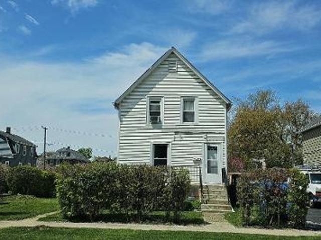 Lincoln St