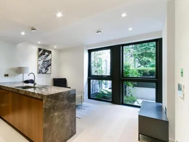 Lincoln Square, 18 Portugal Street, London, WC2A 2AT, United Kingdom | 1 bed house for rent #167674375 | Rentberry