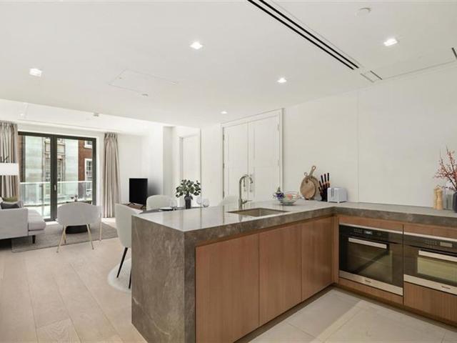 Lincoln Square, Portugal Street WC2A, 3 bed flat to rent, £10,833 pcm | PrimeLocation