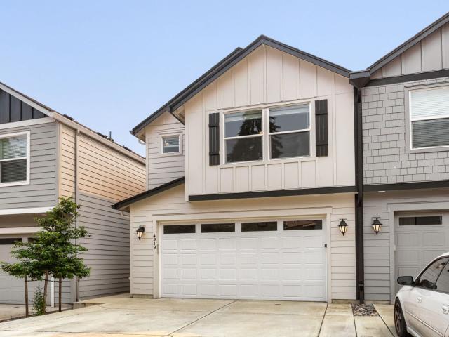 Lincoln Townhomes