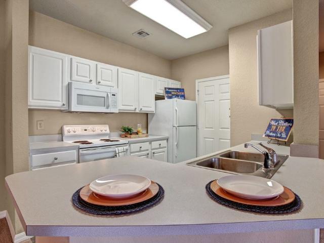 Lincoln Villas on Memorial 1 Bedroom Apartment for Rent at 7777 S Memorial Dr, Tulsa, OK 74133