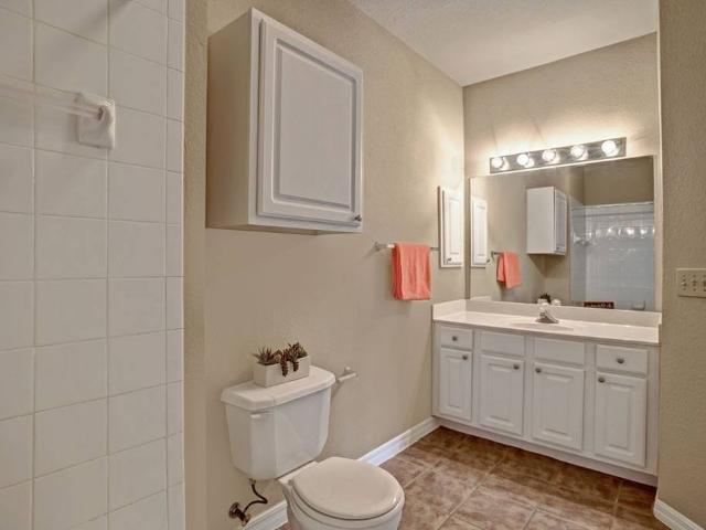 Lincoln Villas on Memorial 1 Bedroom Apartment for Rent at 7777 S Memorial Dr, Tulsa, OK 74133