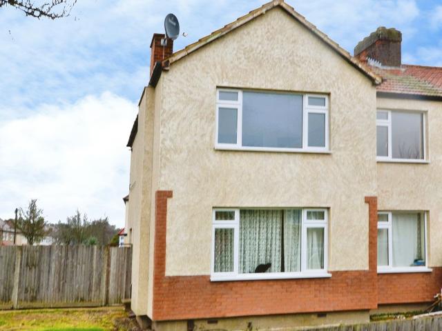 Lincoln Way, Enfield, London EN1, 2 bed flat to rent, £1,700 pcm | PrimeLocation