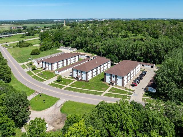 Lincoln Woods 3 Bedroom Apartment for Rent at 2807 Lincoln Way, Sioux City, IA 51106 Southern Hills