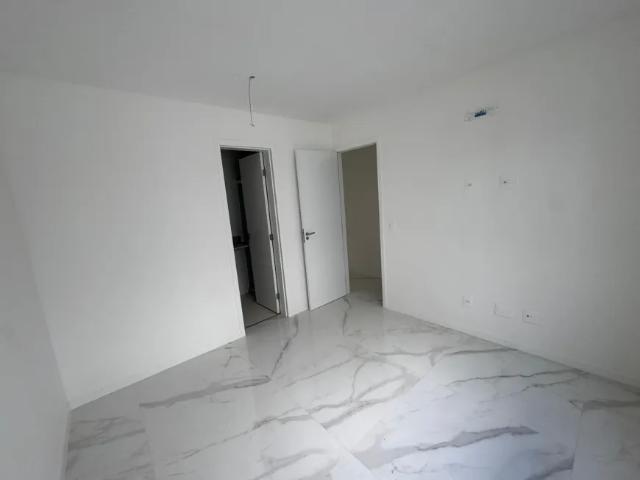 Lindíssimo 3 quartos prédio novo, porteiro 24h, perto da praia!