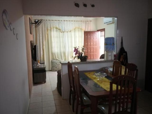 LINDA 2 qtos suite sala cozinha banheiro, 2 gar cobertas, próx praia $ 385.mil
