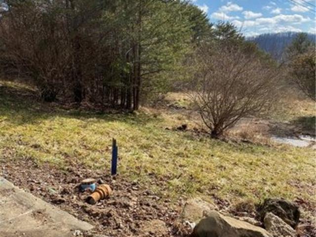 Linda Vista Dr, Cross Lanes, WV 25313