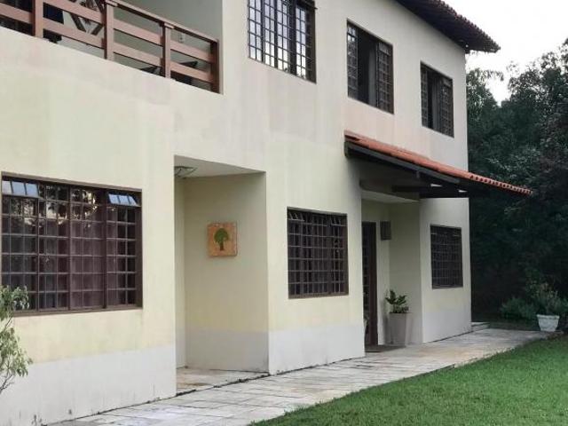 Linda Vista! Excelente casa de 4 quartos com piscina!
