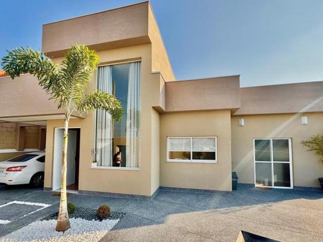 LINDA Á CASA À VENDA