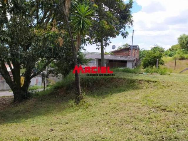 LINDA ÁREA NA ZONA LESTE: EXCELENTE LOCALIZAÇÃO!