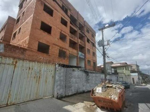 LINDA AREA PRIVATIVA EM PREDIO INDIVIDUAL COM ELEVADOR NA MELHOR LOCALIZAÃ?Ã?O DO BAIRRO TIROL