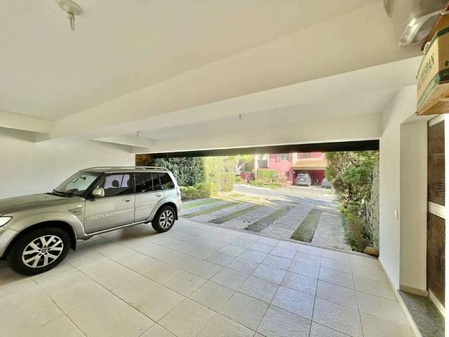 Linda c/ 4 suítes, lareira, gourmet e piscina!