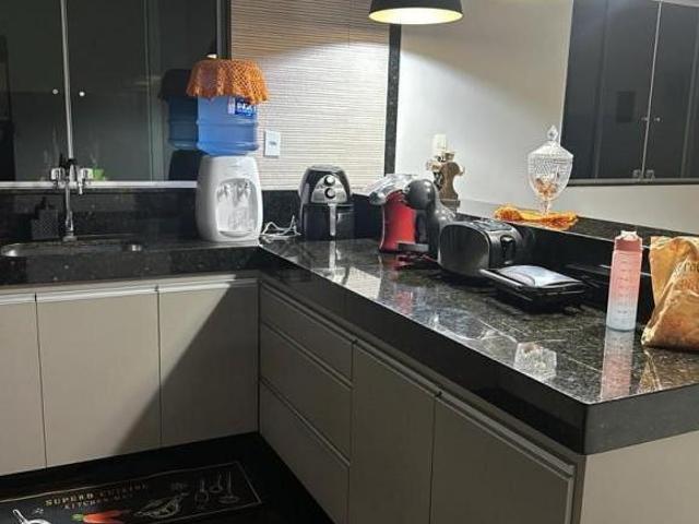LINDA CAS CASA EM MEIO LOTE NO CHACARAS CONTAGEM