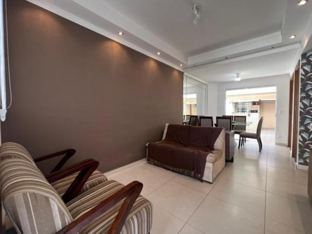 Linda casa mobiliada no Condomínio Village Salermo de 150m²