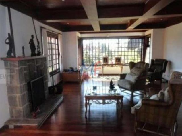 Linda Casa, mobiliada,região nobre no Alto do Capivari Campos do Jordão !