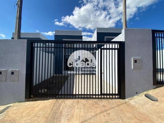 Linda Casa Moderna à Venda!