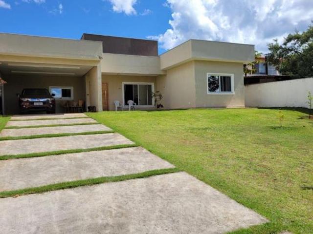 Linda Casa, moderna e vista para o Vale