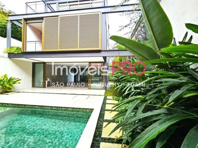 Linda Casa Moderna toda em vidro e chapa metálica, com 4 suites, piscina e sauna
