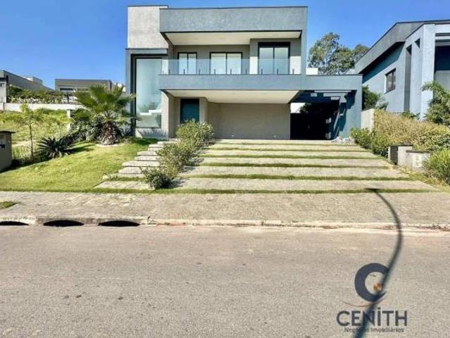 Linda Casa Moderna Zero KM no Cond Vintage 4 Suítes, Escritório e Gourmet