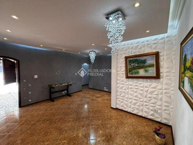 Linda Casa no Bairro Taboão