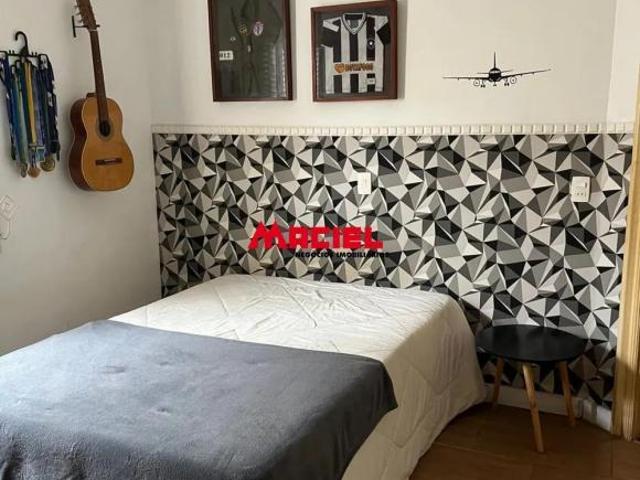 LINDA CASA NO BAIRRO ALVORADA/ SJC COM 04 SUITES