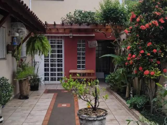 Linda Casa!, no Bairro de Mirandópolis, Excelente Localização!