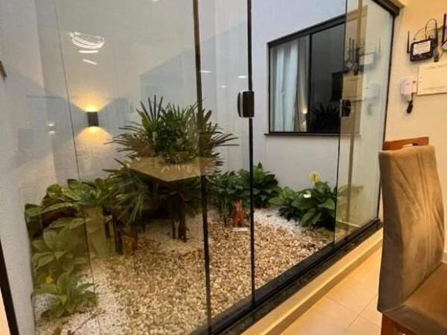 LINDA CASA NO BAIRRO ESMERALDA