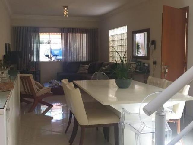 Linda Casa no Bosque da Saúde