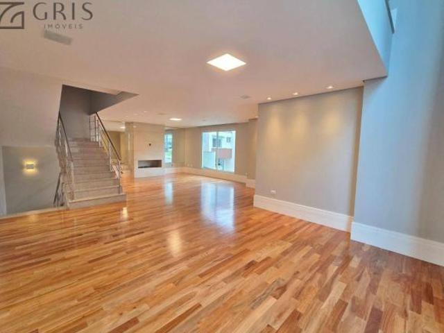 Linda casa no Boulevar Excelence, com 4 suítes por R$ 3.889.000,00
