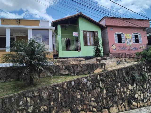 Linda casa no centro cod 31 São Thomé das Letras